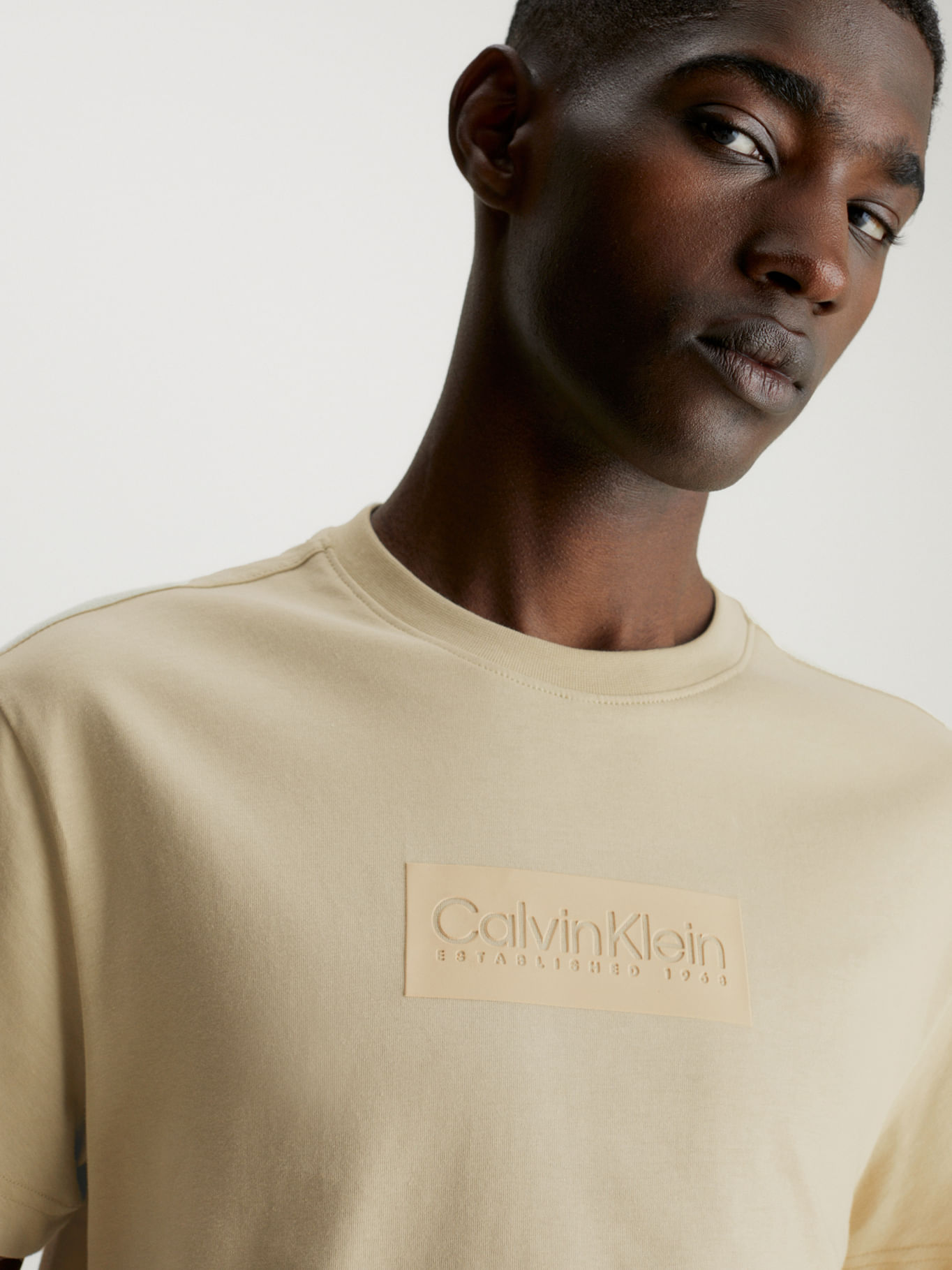 Playera de algodón con logo en relieve - Calvin Klein GT