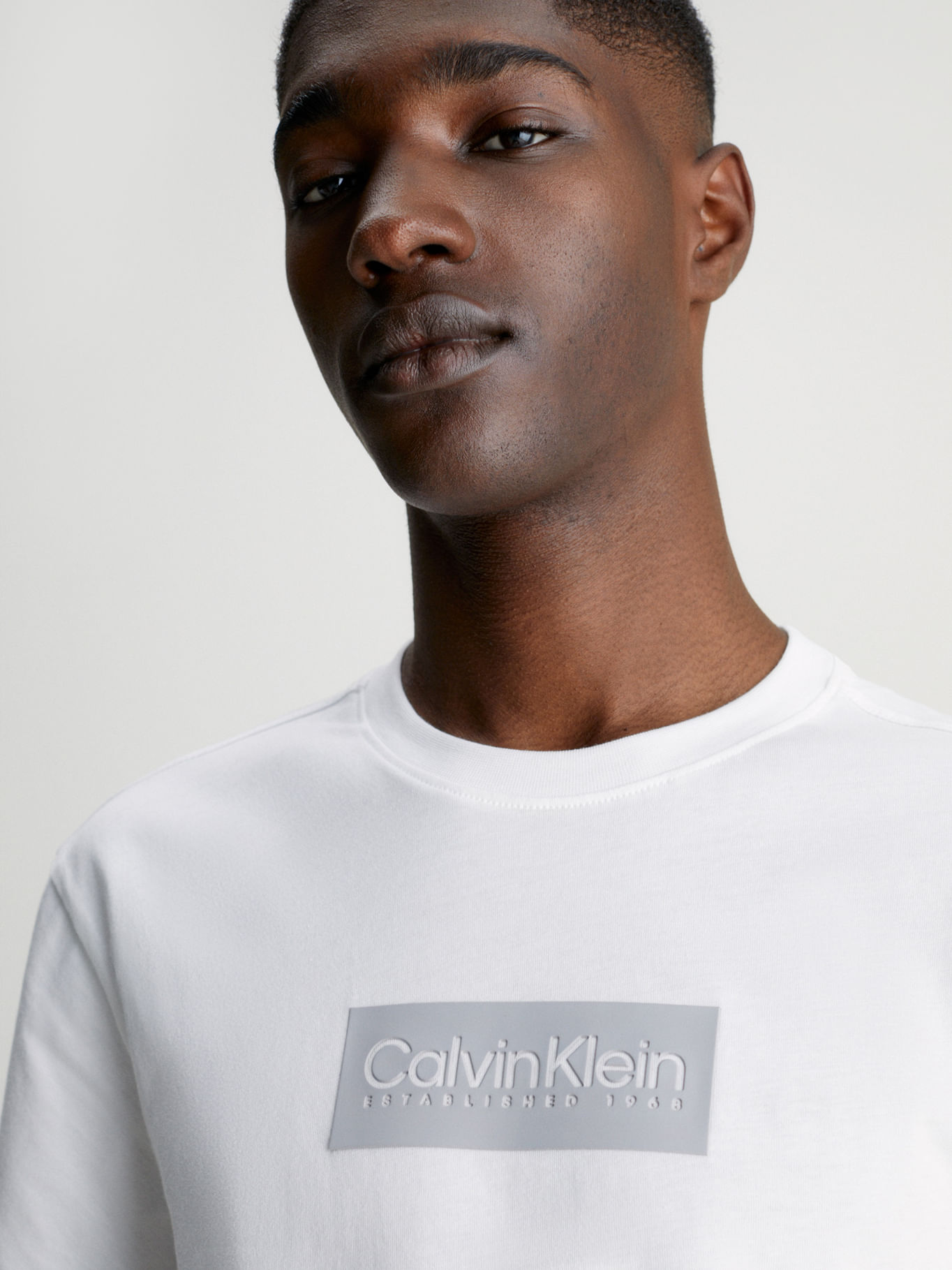 Playera de algodón con logo en relieve - Calvin Klein GT