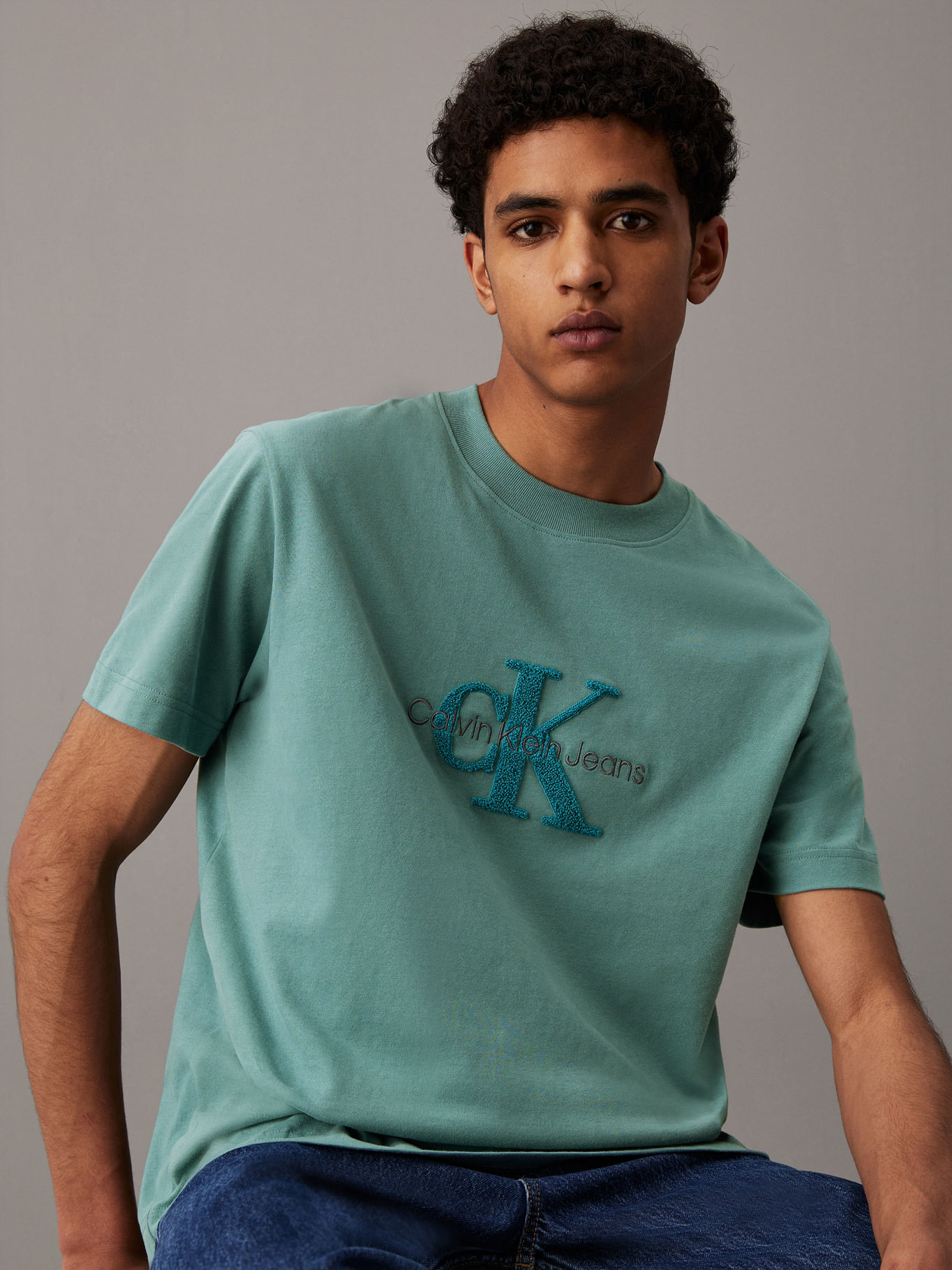Playera de chenille con monograma - Calvin Klein GT